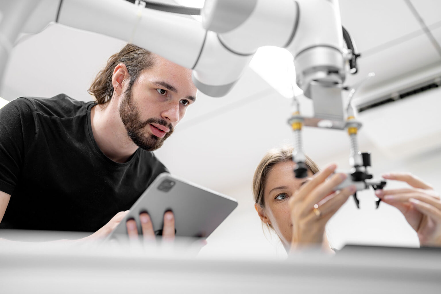 7 key steps to transition from manual to automated production - Roboprogram